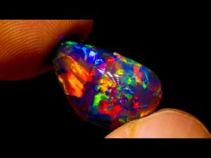How to Choose the Perfect Black Opal for You - Difference Wise